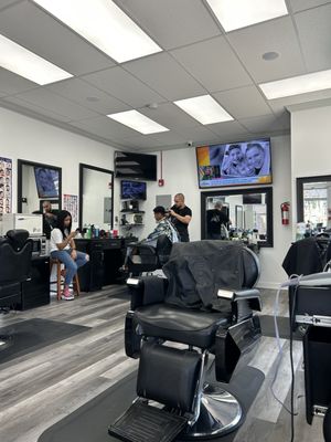 CACHE LATINO BARBER SHOP - Updated December 2025 - 18 Photos & 12 ...