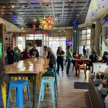 QUIRKS - Updated October 2025 - 477 Photos & 249 Reviews - 189 Central ...