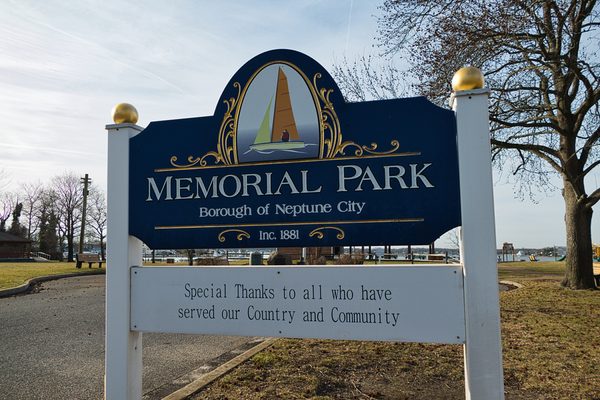 MEMORIAL PARK - Updated December 2025 - 23 Photos - 1-41 Riverview Ave ...