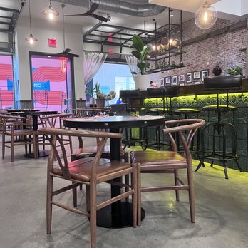 UNCLE SEVEN - Updated December 2025 - 155 Photos & 98 Reviews - 100 N ...