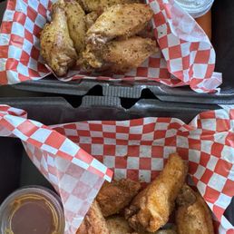 FLAPPY’S WINGS AND BAR - Updated July 2025 - 288 Photos & 131 Reviews ...