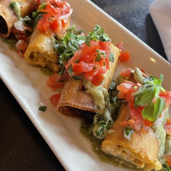 THE CHEESECAKE FACTORY - Updated July 2024 - 399 Photos & 439 Reviews ...