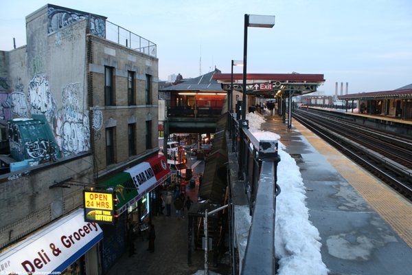MTA - 207TH STREET SUBWAY STATION - Updated September 2025 - 17 Photos ...