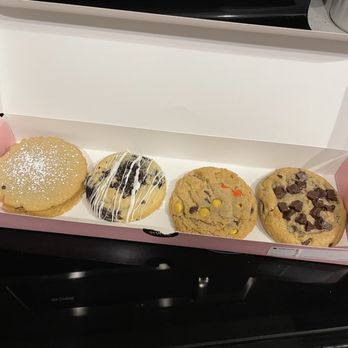 Crumbl Cookies Round Rock