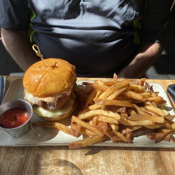 STANDARD REC - Updated November 2024 - 141 Photos & 77 Reviews - 49 E ...