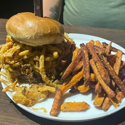 THE YARDE TAVERN - 177 Photos & 262 Reviews - 1658 King St, Enfield ...