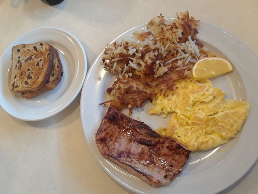 CROSSROADS FAMILY RESTAURANT - 32 Photos & 31 Reviews - 606 S Coucil St ...