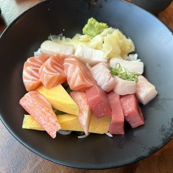 SURAM SUSHI & RAMEN - Updated October 2025 - 135 Photos & 100 Reviews ...