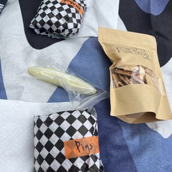 LITTLE BODEGA - Updated December 2025 - 12 Photos & 17 Reviews - 613 ...