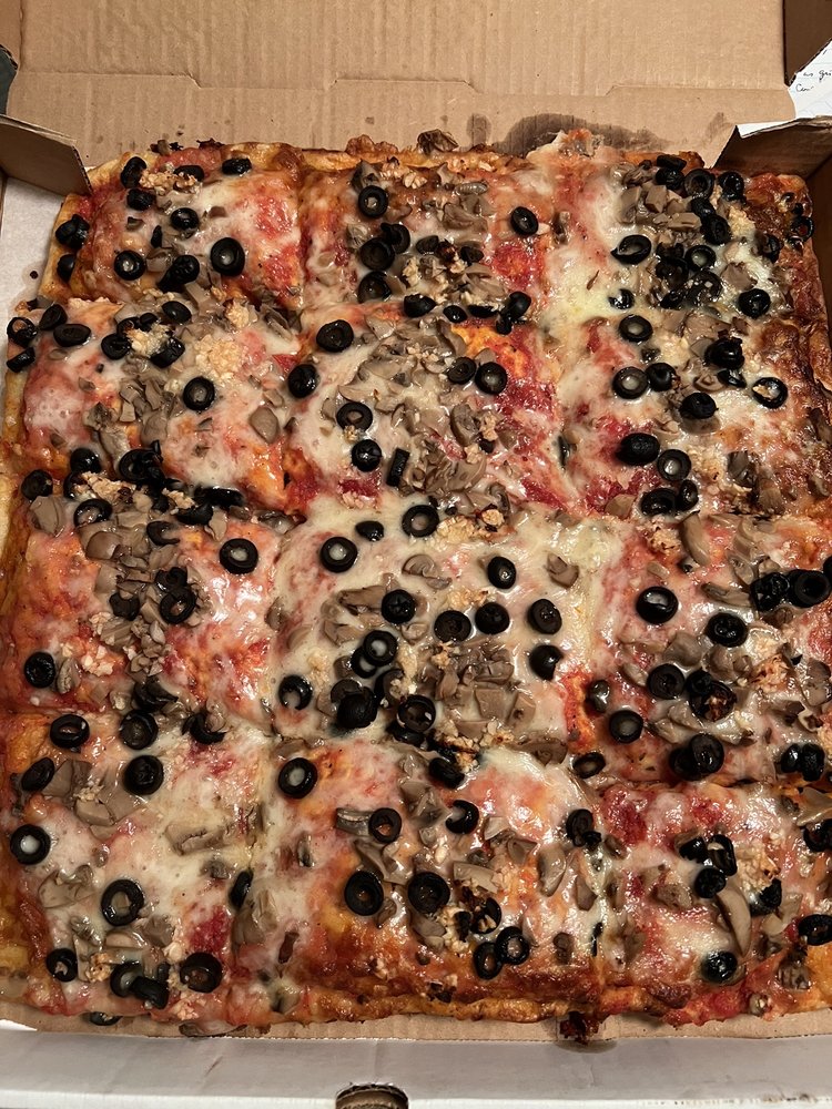 SAN REMO’S PIZZERIA & RESTAURANT - 52 Photos & 103 Reviews - 6426 N US ...