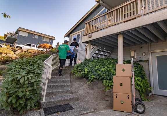 ON THE GO MOVING AND STORAGE - Updated October 2025 - 124 Photos & 101 ...