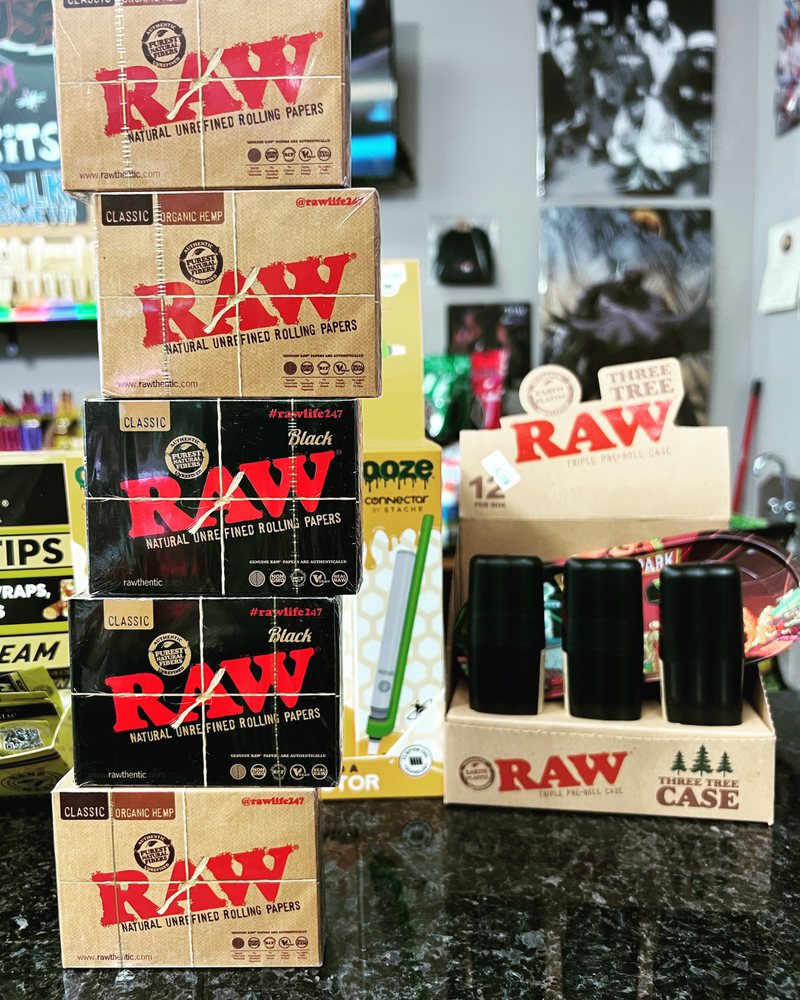 SMOKEHOUSE SMOKESHOP - Updated October 2025 - 25 Photos - 232 S Air ...