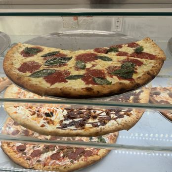 ARTISTIC PIZZA - Updated October 2025 - 211 Photos & 151 Reviews - 123 ...