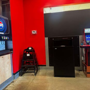 BIRDIES HOT CHICKEN - Updated January 2026 - 54 Photos & 49 Reviews ...