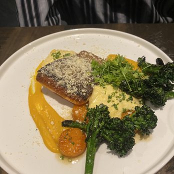 TWH SOCIAL - Updated December 2025 - 24 Photos & 36 Reviews - 1 King ...