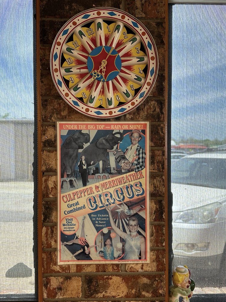 ANGIE’S CIRCUS CITY DINER - Updated September 2024 - 46 Photos & 36 ...