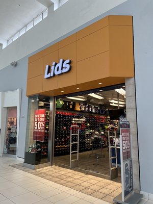 LIDS - Updated December 2025 - 16 Photos & 33 Reviews - 1 Southland ...