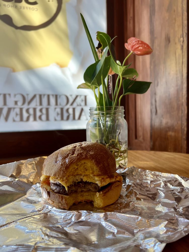 THE STOOP - Updated September 2024 - 23 Photos - 784 Washington Blvd ...