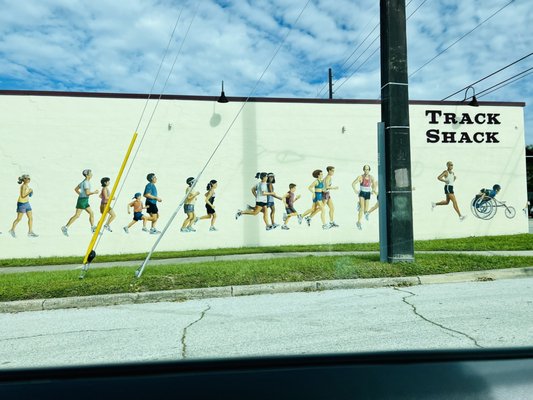 TRACK SHACK - Updated March 2025 - 56 Photos & 166 Reviews - 1104 N ...