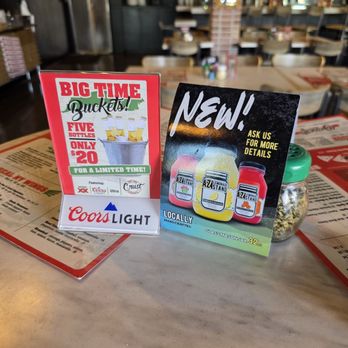 CRUST PIZZERIA - Updated August 2025 - 103 Photos & 104 Reviews - 6031 ...