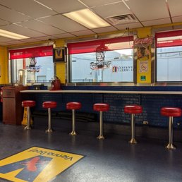 VIENNA BEEF FACTORY STORE - Updated July 2025 - 95 Photos & 51 Reviews ...