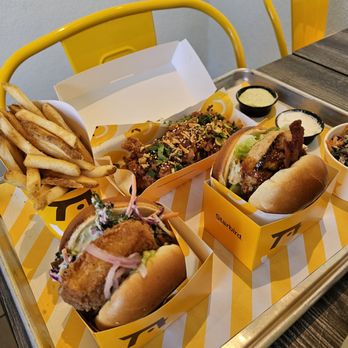 STARBIRD CHICKEN - Updated October 2025 - 370 Photos & 295 Reviews ...