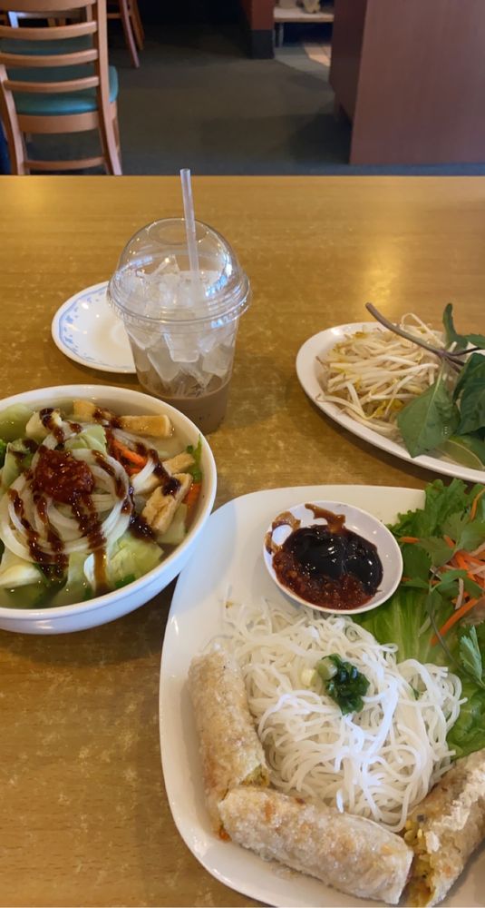 PHO 104 - Updated August 2025 - 20 Photos & 90 Reviews - 421 W 104th ...