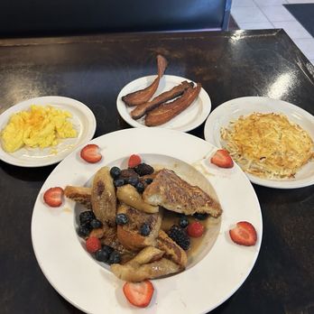 BERRY SWEET KITCHEN - Updated October 2025 - 298 Photos & 309 Reviews ...