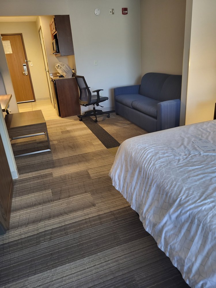 HOLIDAY INN EXPRESS & SUITES TEHACHAPI HWY 58/MILL ST - Updated ...