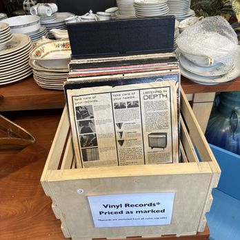 MERCER ISLAND THRIFT SHOP - Updated January 2026 - 79 Photos & 83 ...