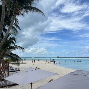 GURU BEACH CLUB - 39 Photos & 18 Reviews - Zazil-Ha 118, Isla Mujeres ...