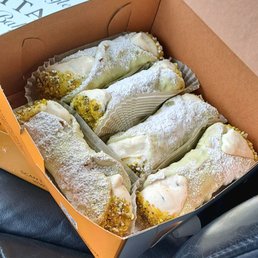 EAGLE ROCK ITALIAN BAKERY & DELI - Updated June 2025 - 990 Photos & 812 ...