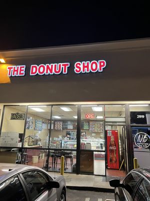 THE DONUT SHOP - Updated October 2025 - 97 Photos & 149 Reviews - 21921 ...