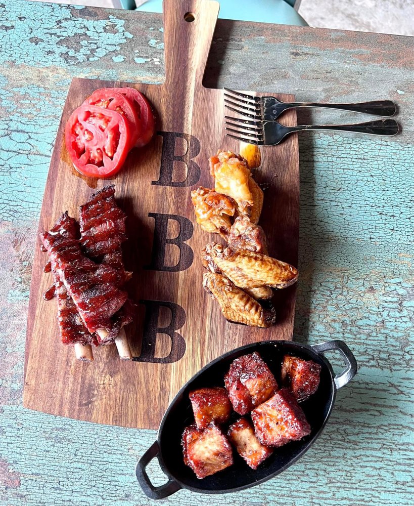 BORO BOURBON AND BREWS - 103 Photos & 20 Reviews - 124 N Maple St ...