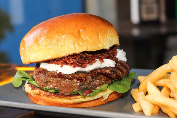 ROLLING STEAKS & BURGERS - Updated August 2025 - 10 Photos - 1900 NE ...