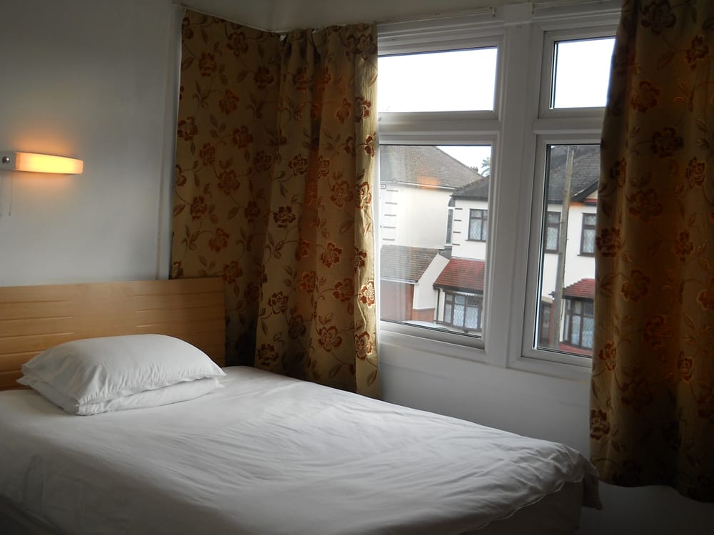REPTON PRIVATE HOTEL - 18 Repton Drive, Romford, London, United Kingdom ...