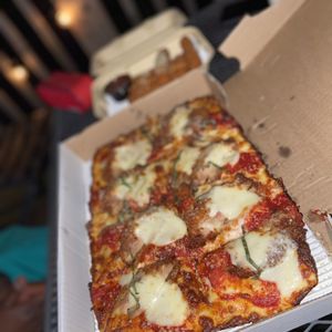KEY NEAPOLITAN - 11 Photos - 1302 Key Hwy, Baltimore, Maryland - Pizza ...