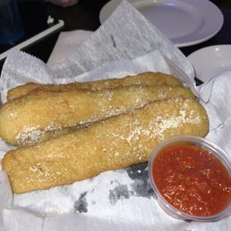 BEE’Z BISTRO & PUB - Updated December 2025 - 69 Photos & 107 Reviews ...