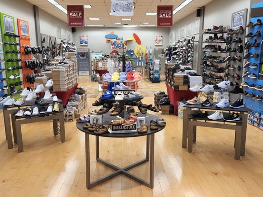 TRADEHOME SHOE STORES - Updated July 2025 - 4800 Golf Rd, Eau Claire ...