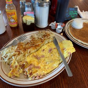 CT’S DELI - Updated October 2025 - 95 Photos & 132 Reviews - 17 N Brown ...