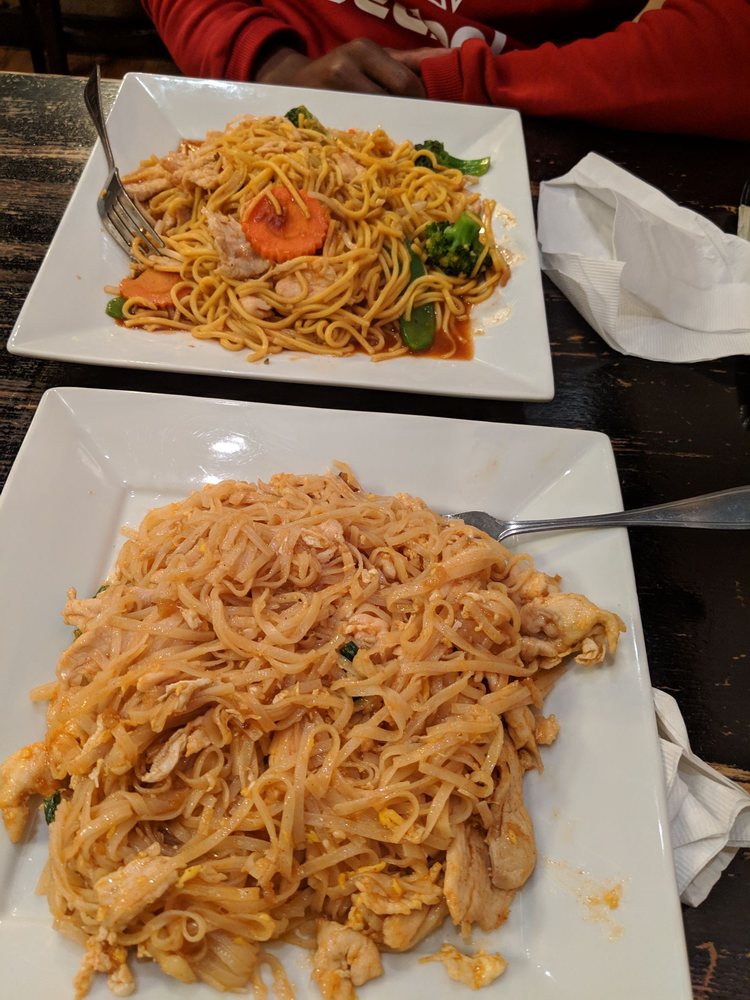 AROY THAI - 96 Photos & 177 Reviews - 1140 Central Park Dr, O Fallon ...