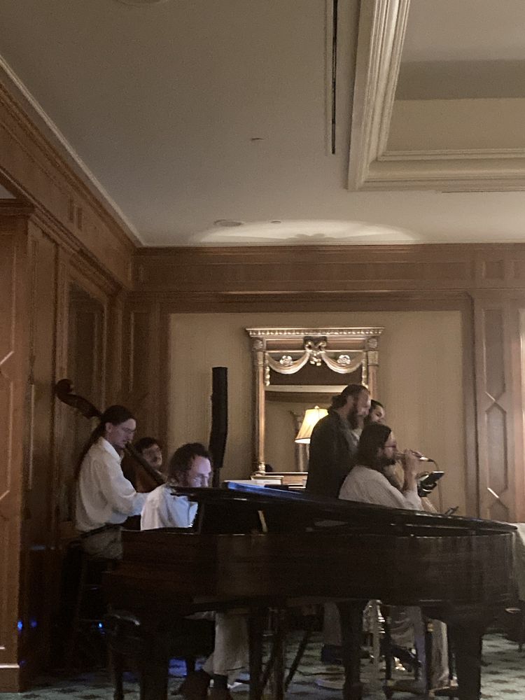 THE GIBSON LOUNGE - Updated October 2025 - 20 Photos & 19 Reviews - 555 ...