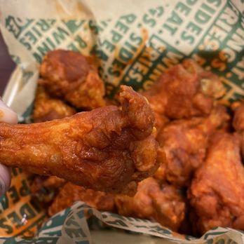 WINGSTOP - Updated December 2025 - 39 Photos & 40 Reviews - 9401 ...