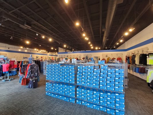 BROOKS OUTLET - Updated December 2025 - 19 Photos & 65 Reviews - 24110 ...