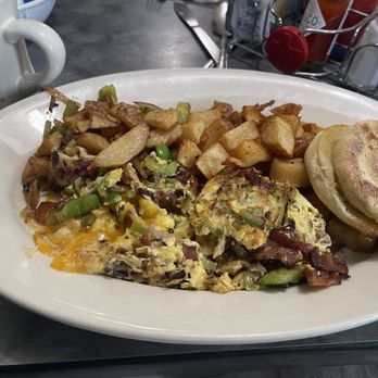 DIGGER’S DINER - BRENTWOOD - 440 Photos & 622 Reviews - 2261 Balfour Rd ...