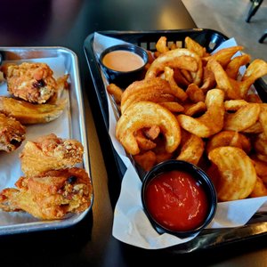 PRIME TAP HOUSE: WEST END - 31 Photos & 34 Reviews - 3900 SW Orbit St ...