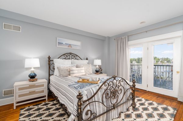 SHIP WATCH INN - Updated December 2025 - 46 Photos & 19 Reviews - 401 ...