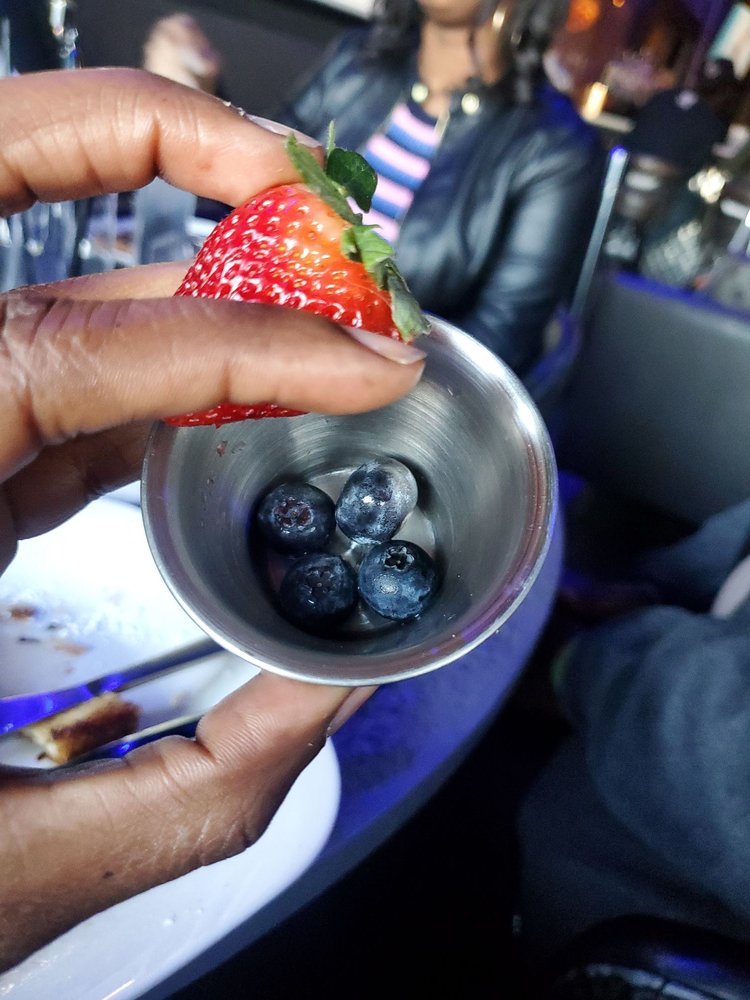 RICH & POUR OPULENCE LOUNGE - 60 Photos & 52 Reviews - 1606 W Cleveland ...