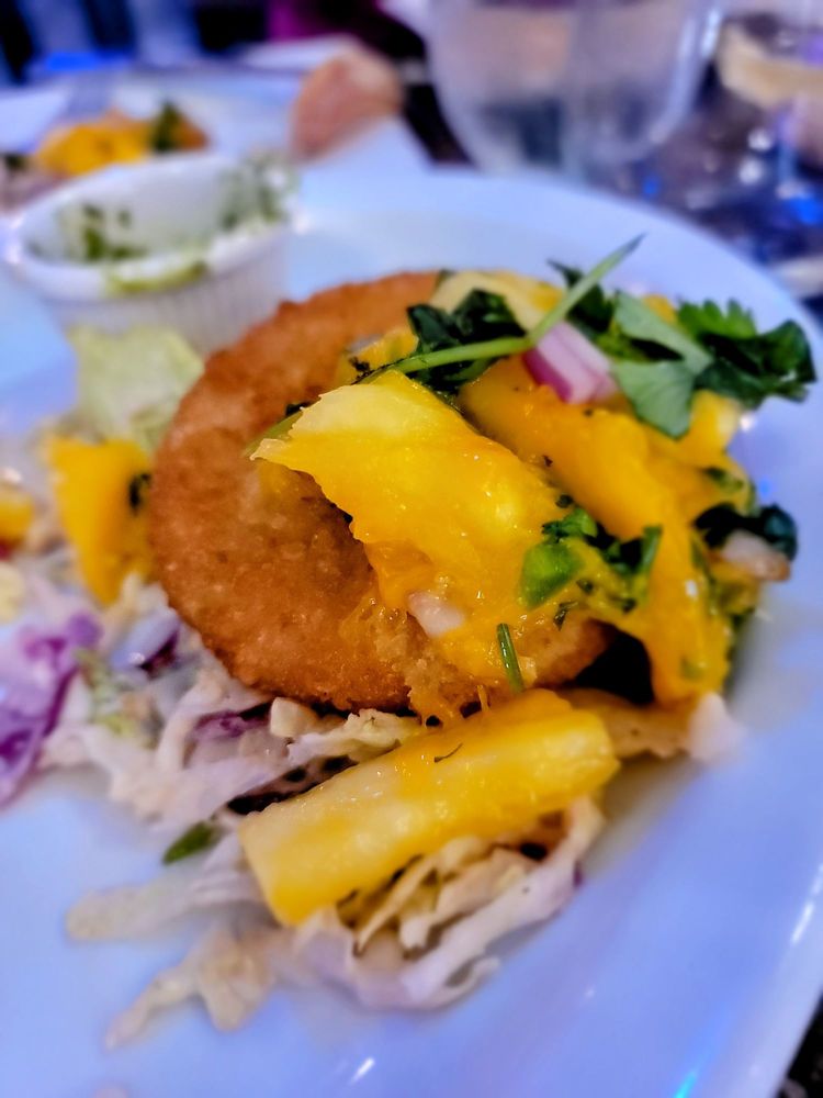 TATAS KITCHEN AND SOCIAL - 28 Photos & 28 Reviews - 5700 N Irving Park ...