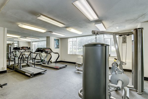 STRATFORD AT SOUTHERN TOWERS - Updated September 2025 - 22 Photos ...